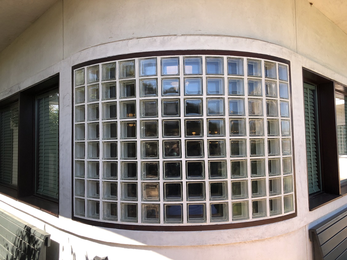 A Rounded Corner in Glass | It's a long story